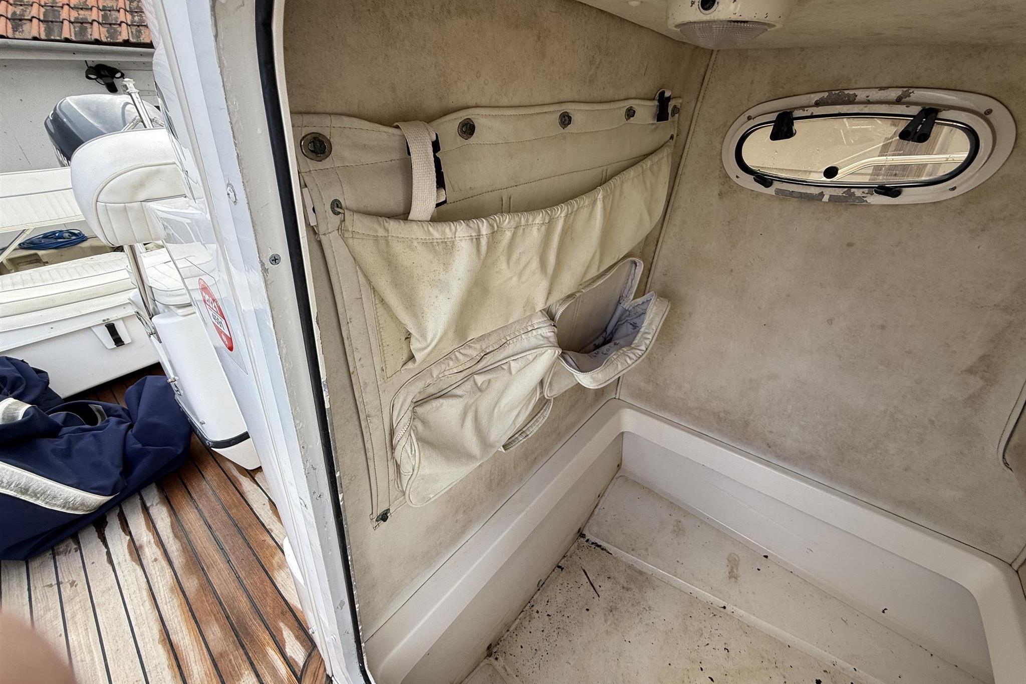 2001 Boston Whaler 22 Dauntless for Sale in Poole, E12, United Kingdom ...