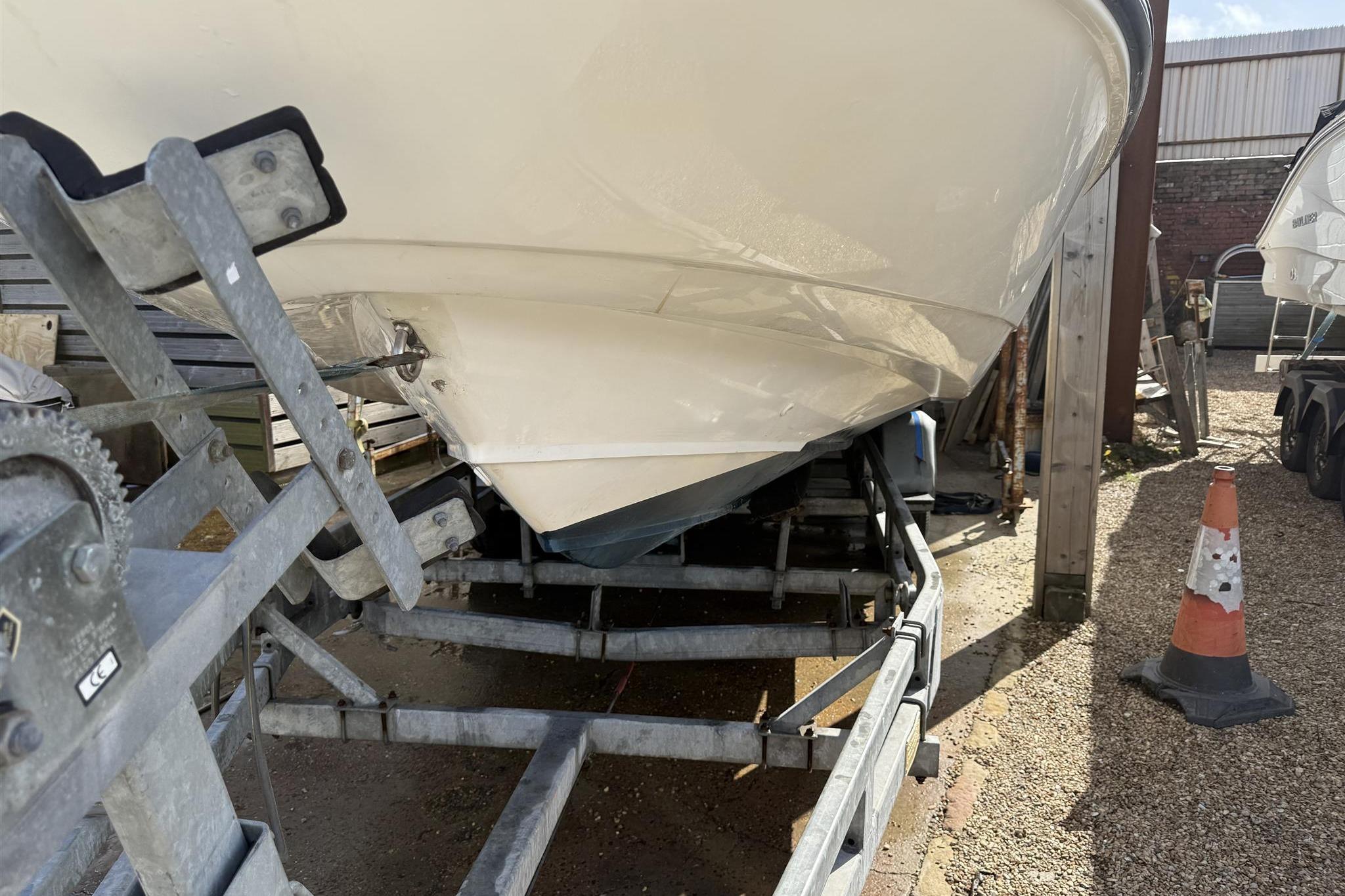2001 Boston Whaler 22 Dauntless for Sale in Poole, E12, United Kingdom ...